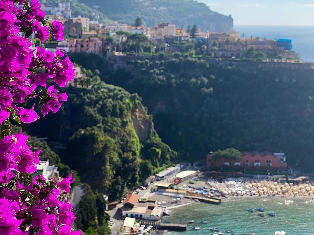 Napleswise | Naples by Month | Naples in June