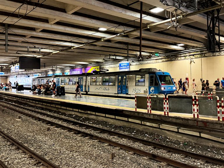 Napleswise | Essential Things | Essential Guide to Napoli Centrale